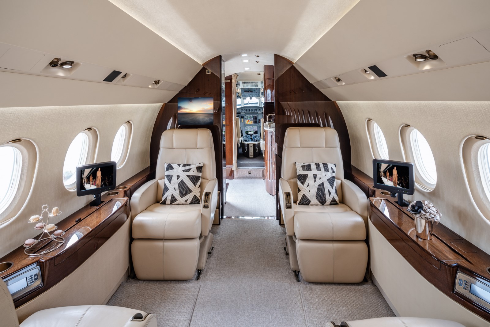 DASSAULT FALCON 2000LX | Private Jet | Global Jet